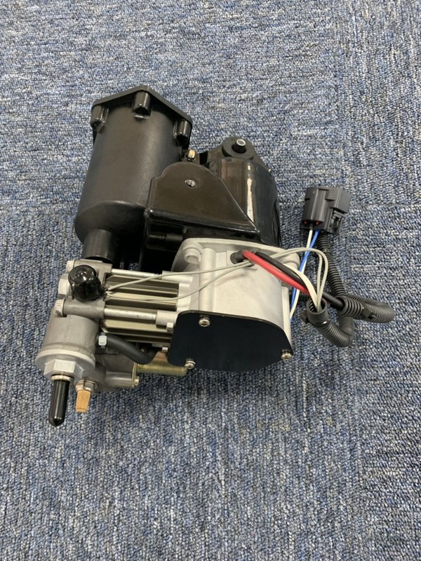 OEM LR025111 Air Suspension Compressor Pump For Land Rover Range Rover ...